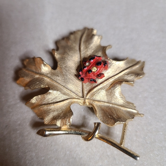 Sara Coventry | Jewelry | Sara Coventry Gold Maple Leaf With Bug Brooch ...